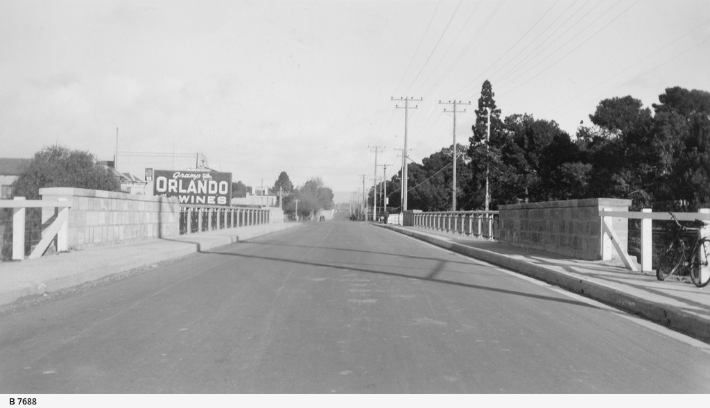 Hackney Bridge • Photograph • State Library of South Australia