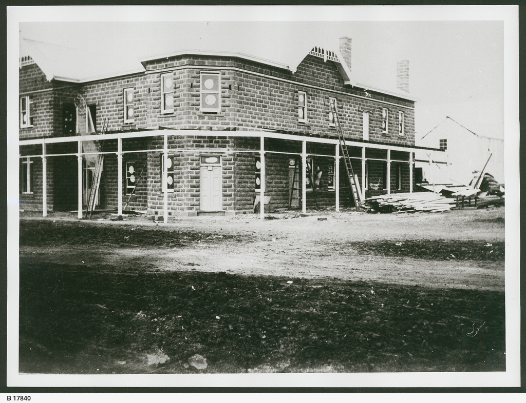 "Pinnaroo Hotel" • Photograph • State Library of South Australia