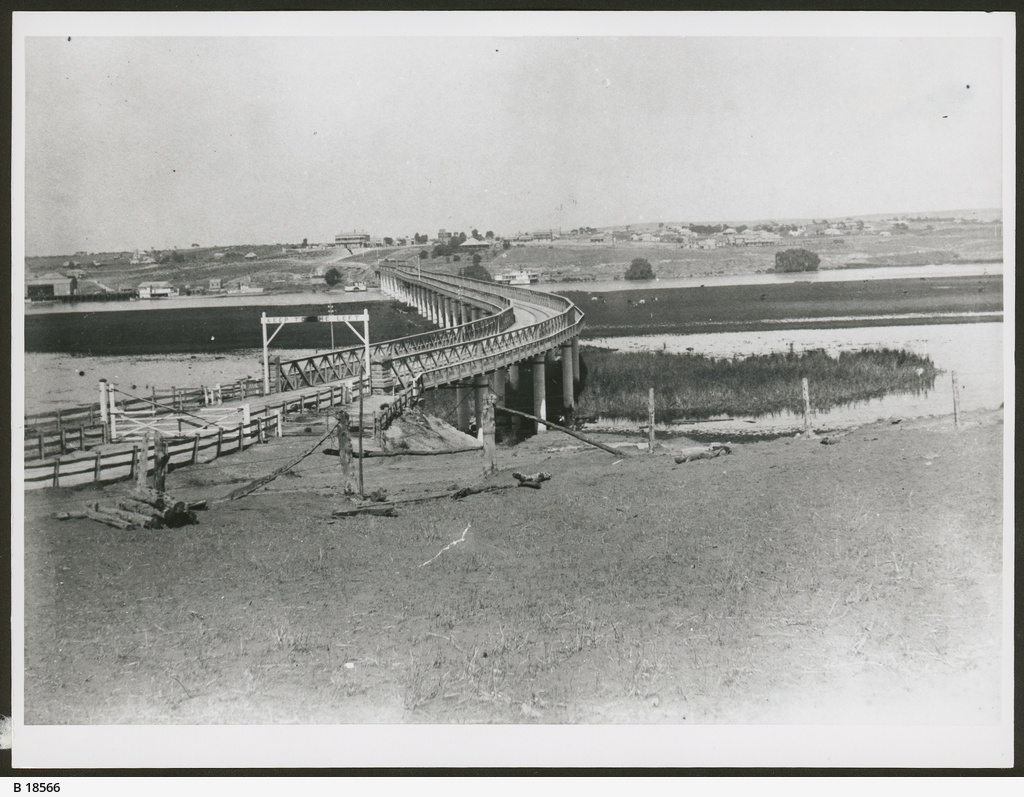 Murray Bridge • Photograph • State Library of South Australia