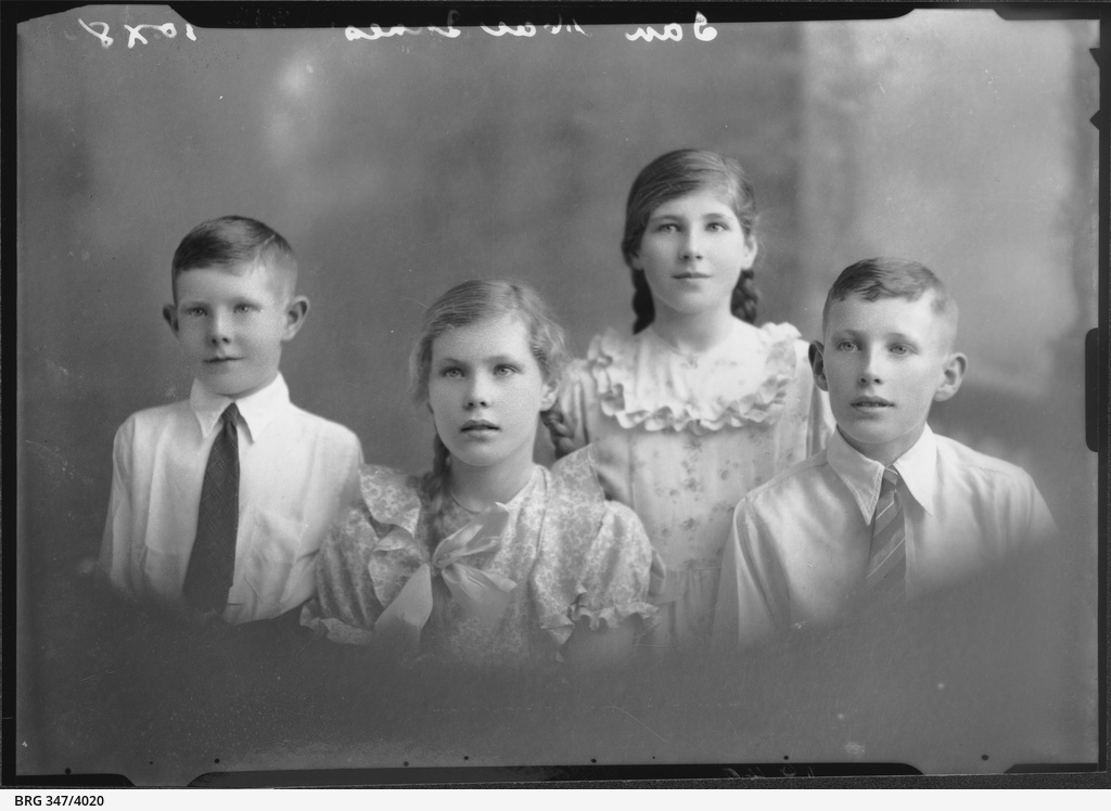 Ian McInnes • Photograph • State Library of South Australia