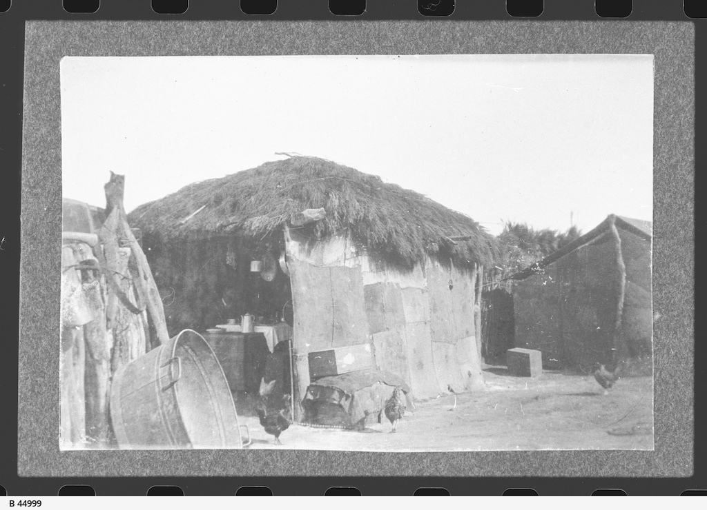 Brush and hessian hut • Photograph • State Library of South Australia