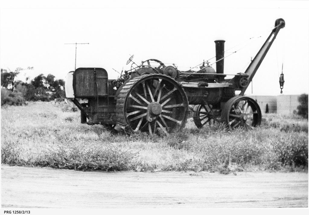 Steam tractor crane used at Berri • Photograph • State Library of South ...