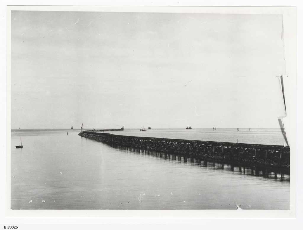 Outer Harbor • Photograph • State Library of South Australia