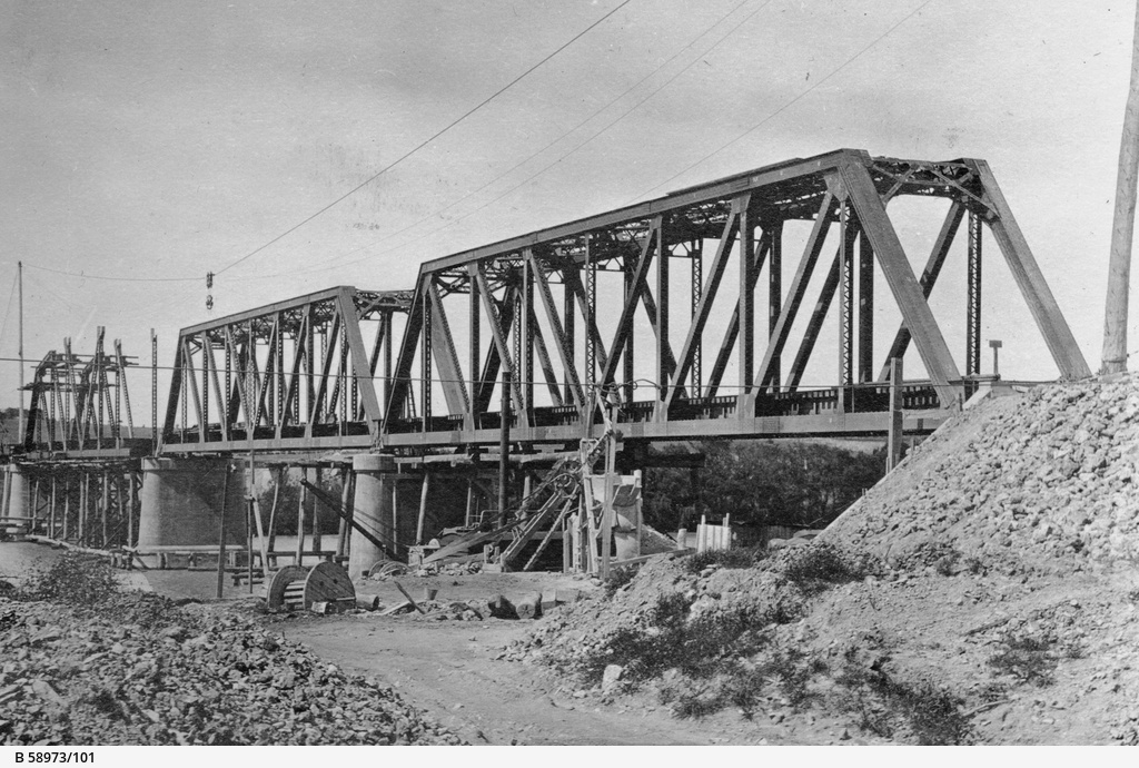 Views of SA, WA, Vic & NSW : Murray Bridge • Photograph • State Library ...