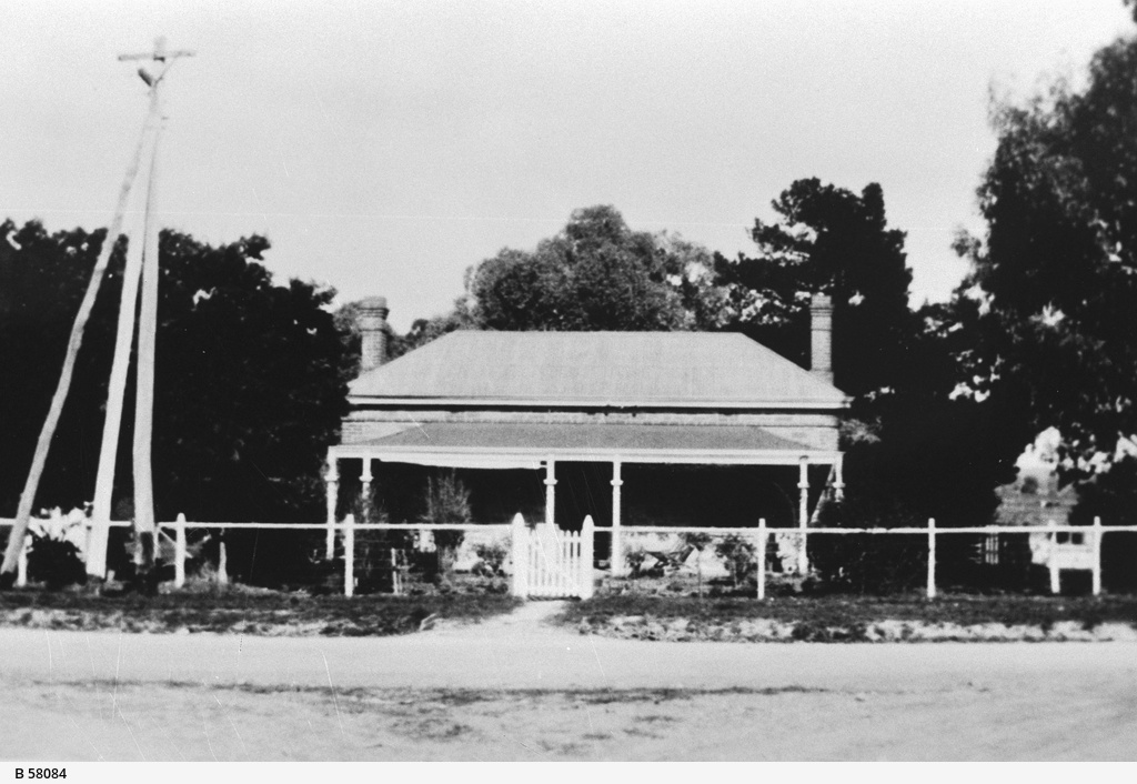 Cottage at Woodside • Photograph • State Library of South Australia