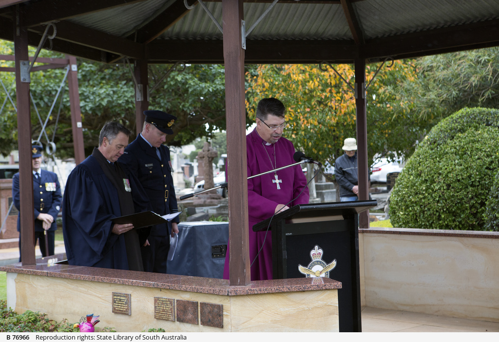 Sir Ross Smith Commemoration Service • Photograph • State Library of ...