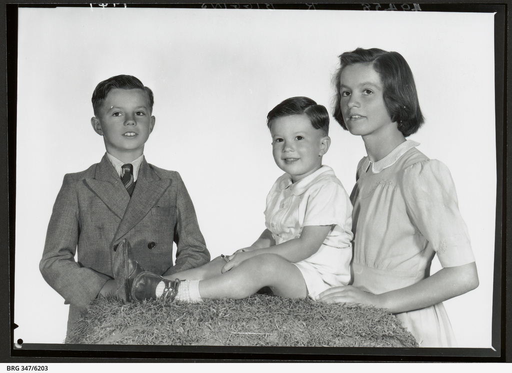 Biggins children • Photograph • State Library of South Australia