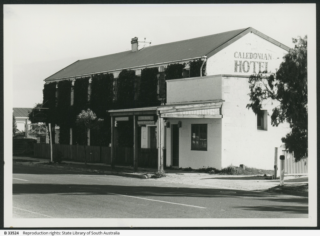 Caledonian Hotel, Robe • Photograph • State Library of South Australia