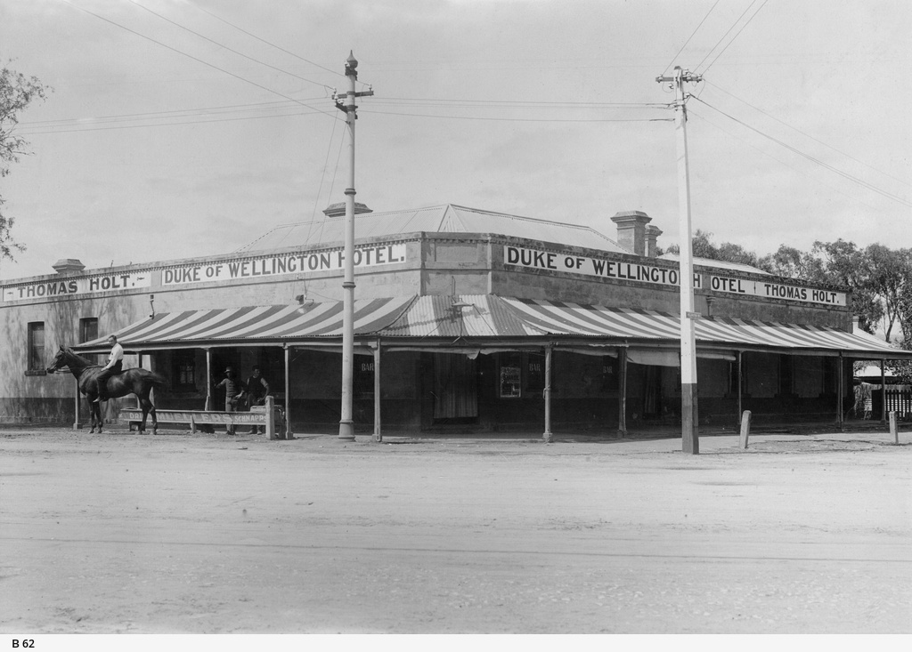 Hotel, Payneham • Photograph • State Library of South Australia