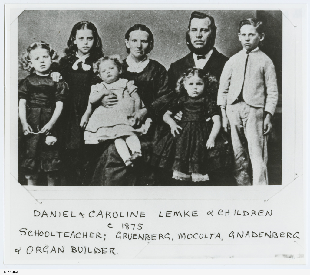 Daniel Lemke Family, Moculta • Photograph • State Library of South ...