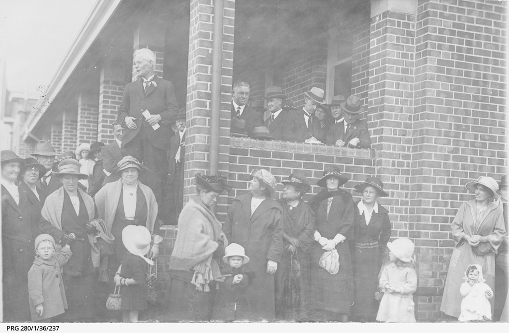 Thomas Pascoe delivering a speech • Photograph • State Library of South ...