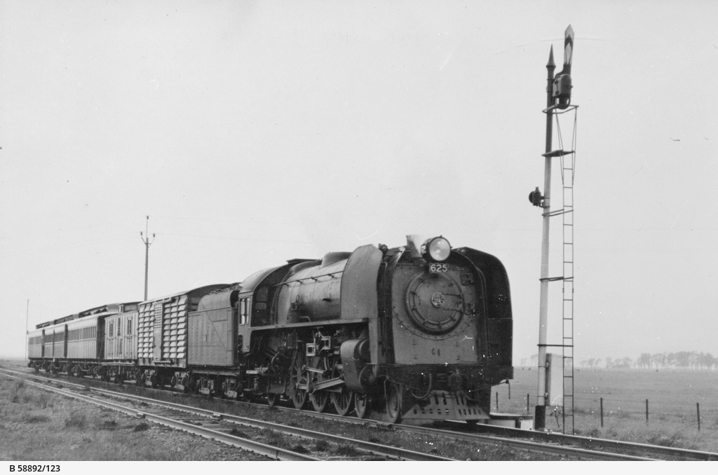 Railway transport: 620 class • Photograph • State Library of South ...