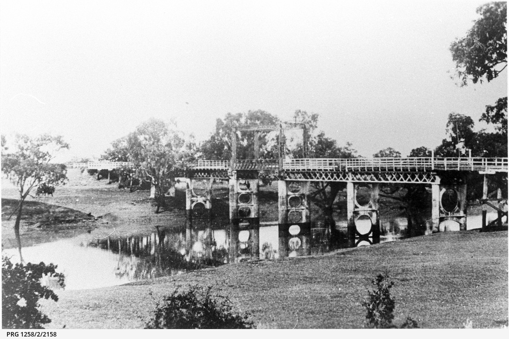 Bourke Bridge at low river level • Photograph • State Library of South ...