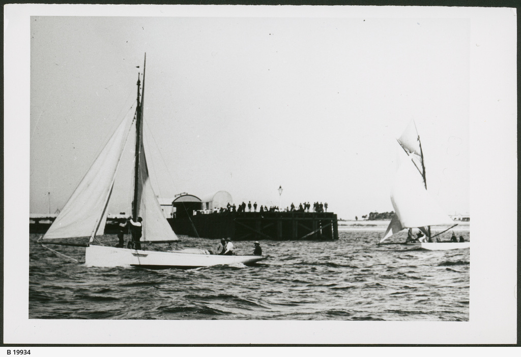 Jetty, Largs Bay • Photograph • State Library of South Australia