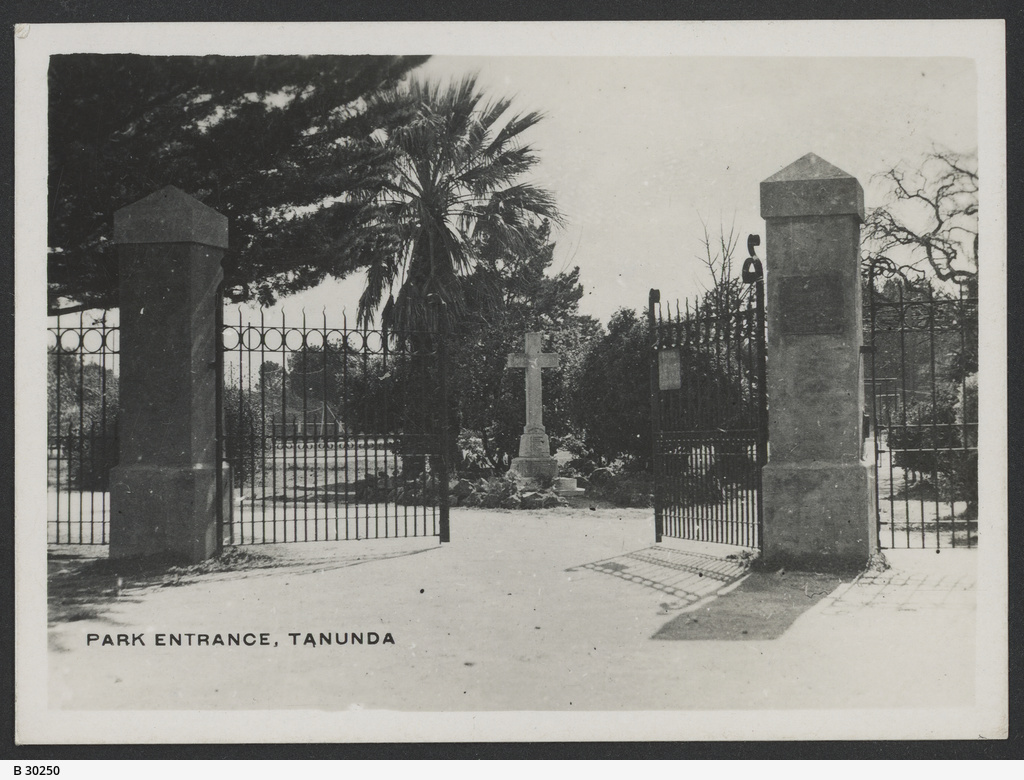 Park Entrance, Tanunda • Photograph • State Library of South Australia
