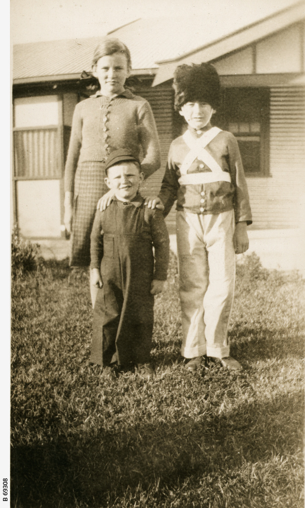 Dawn & David Dridan with Bryce Jarrett • Photograph • State Library of ...