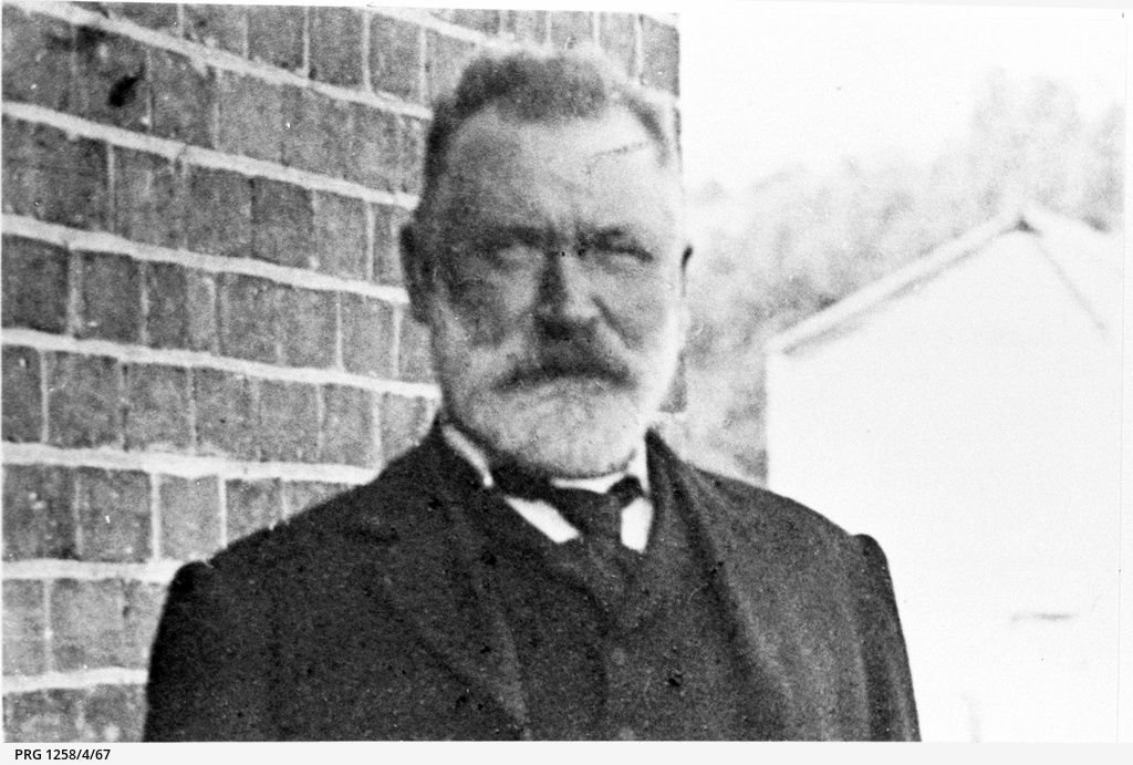 Captain Tusan Searles • Photograph • State Library of South Australia