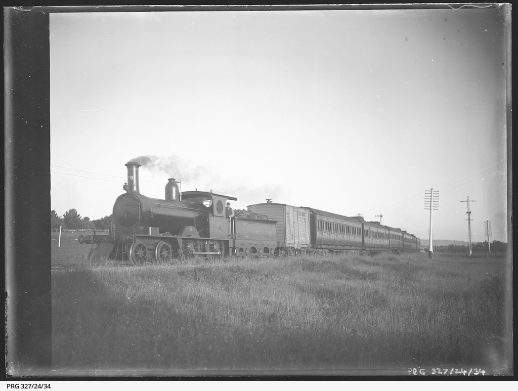 Q class locomotive No. 76 • Photograph • State Library of South Australia