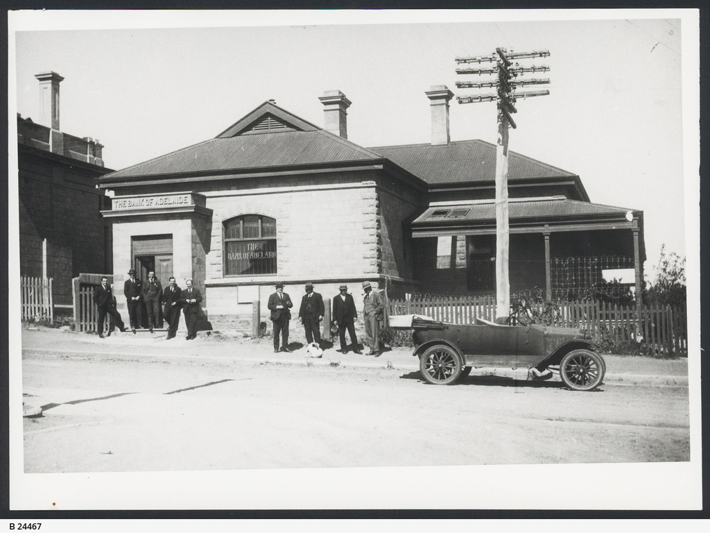 Bank of Adelaide, Loxton • Photograph • State Library of South Australia