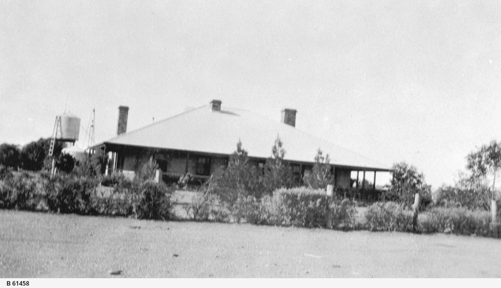 Manunda homestead • Photograph • State Library of South Australia