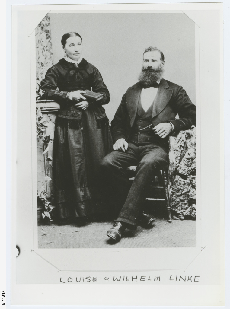 Pioneer couple, Moculta • Photograph • State Library of South Australia