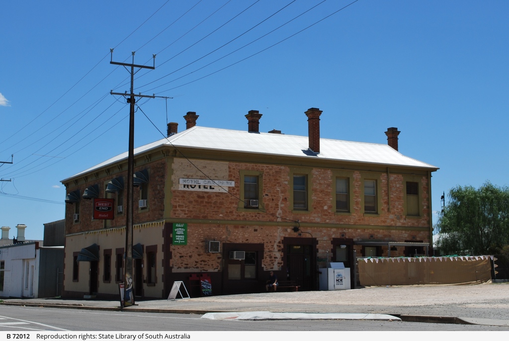 Hamley Bridge Hotel • Photograph • State Library of South Australia