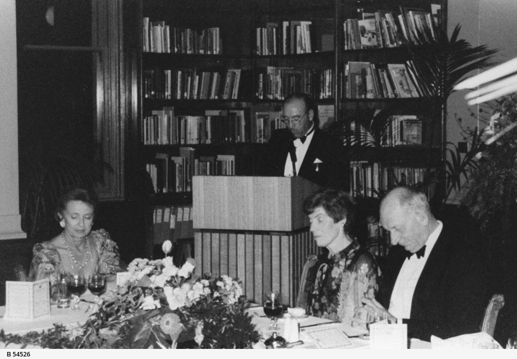Celebratory dinner in the Mortlock Library • Photograph • State Library ...