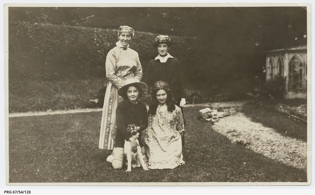 Photographs relating to the Ayers family. • Photograph • State Library ...