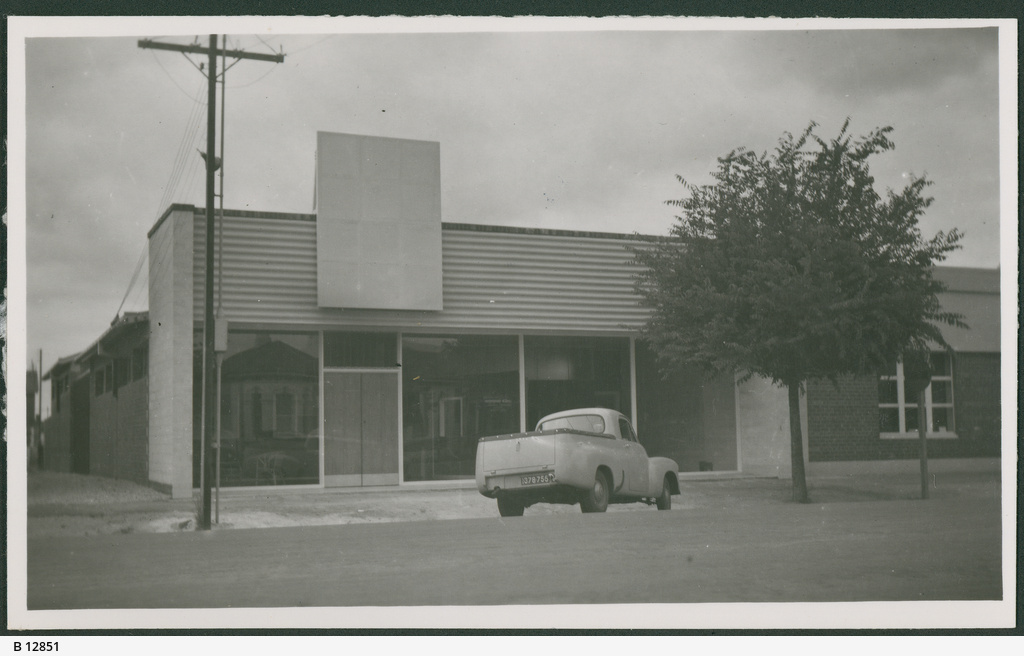 Flinders Street • Photograph • State Library of South Australia