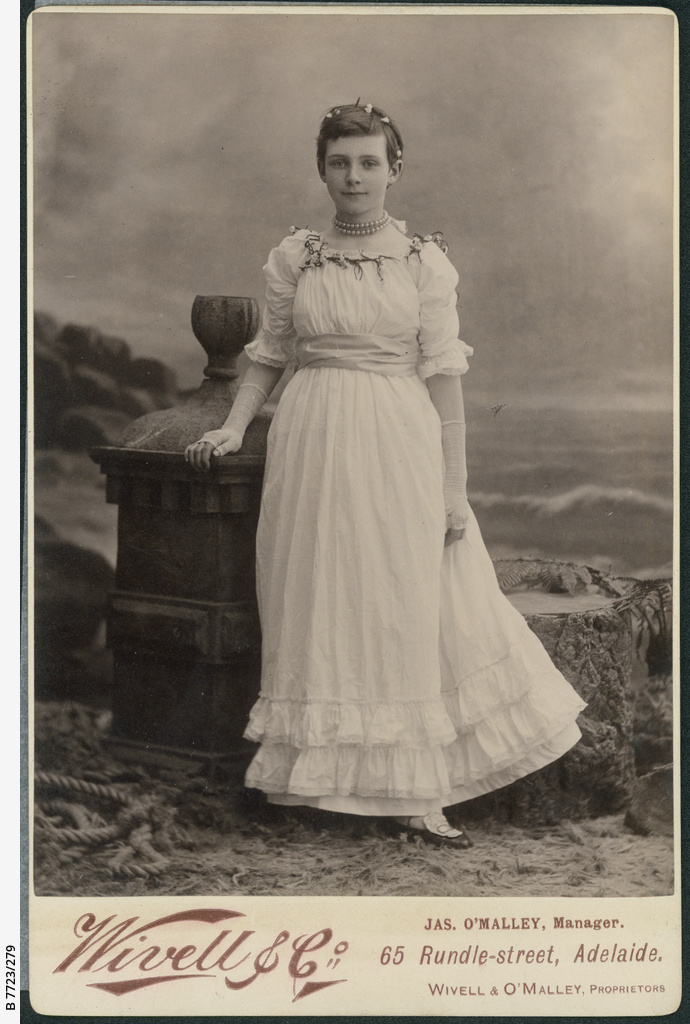 Daisy Robertson • Photograph • State Library of South Australia