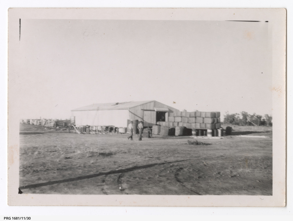 Load of wool bale bags • Photograph • State Library of South Australia
