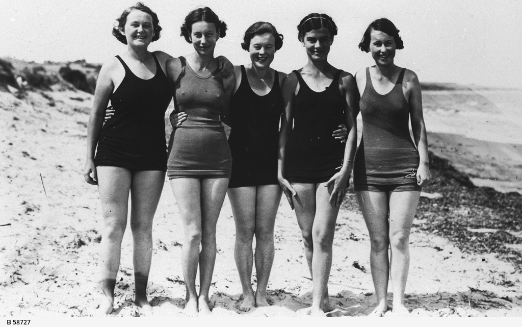 Five 'beach belles' at Victor Harbor • Photograph • State Library of ...