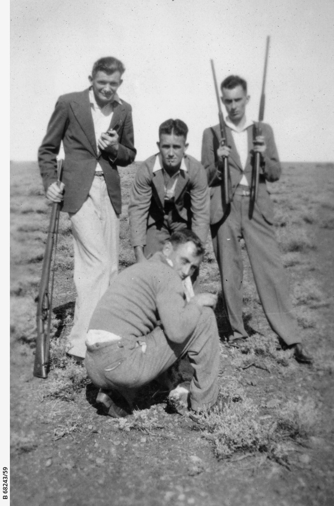 Les Loud (shearer) work & holiday scenes : Coondambo Station ...
