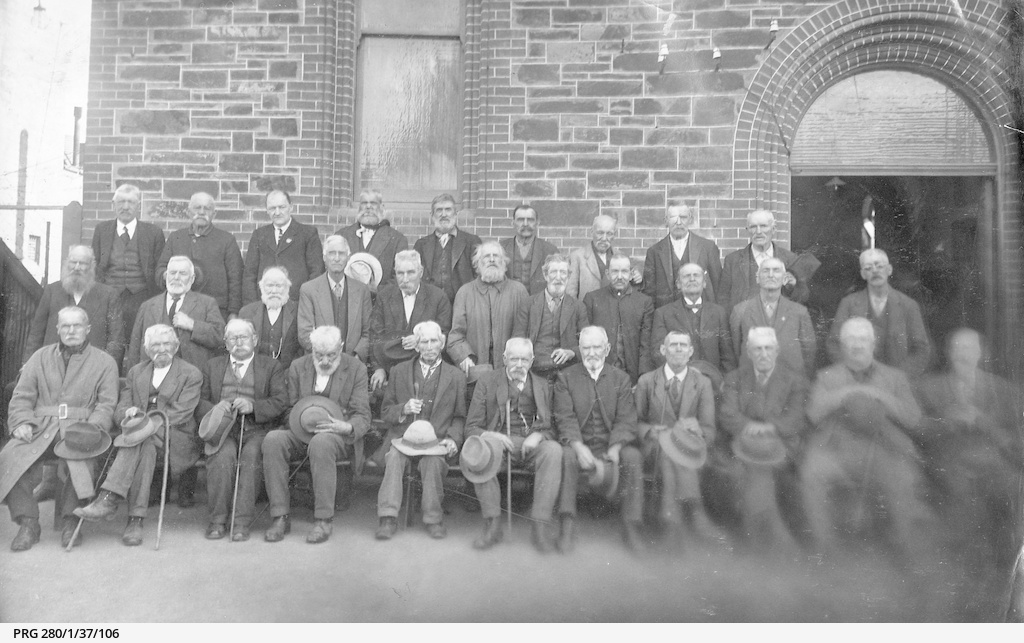 Old Colonists reunion group at Glenelg, South Australia • Photograph ...