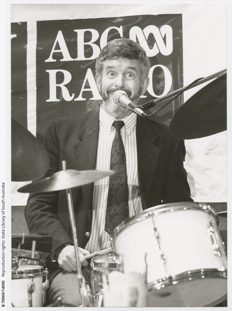 ABC's Keith Conlon entertaining the shoppers at Tea Tree Plaza ...