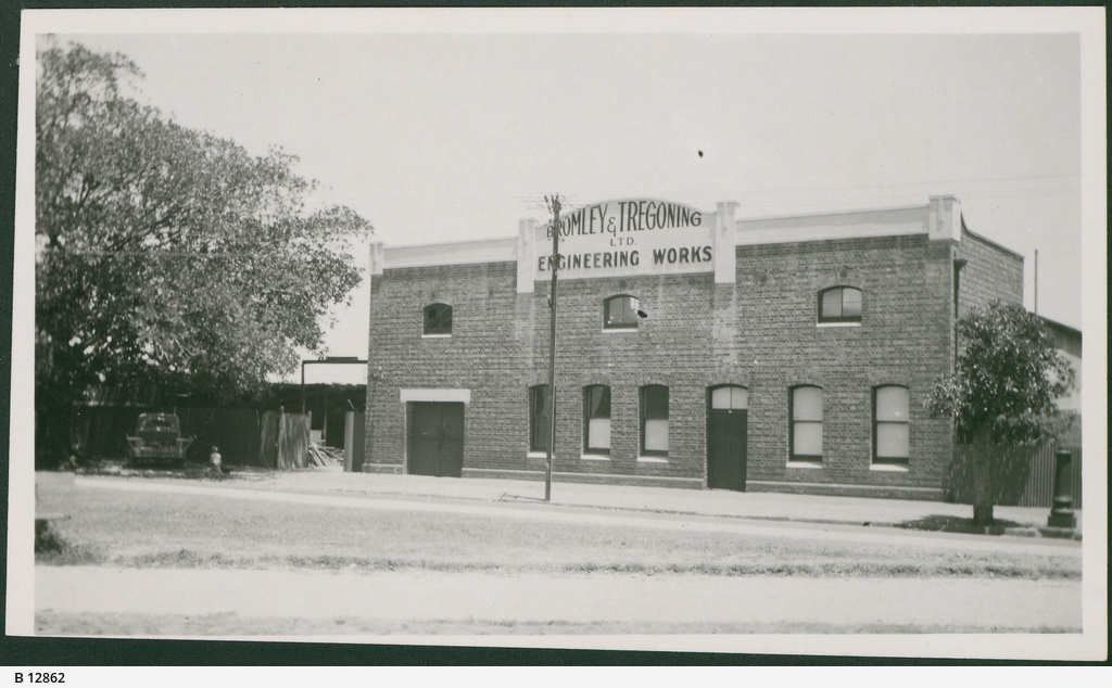 Hurtle Square • Photograph • State Library of South Australia