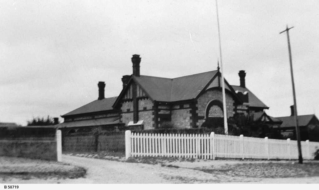 Residence of James and Ethel Bell in Strathalbyn • Photograph • State ...
