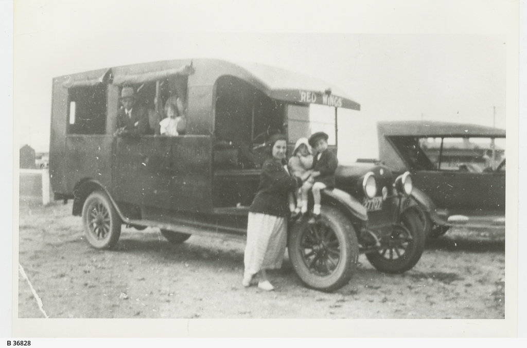 Reo Bus • Photograph • State Library of South Australia