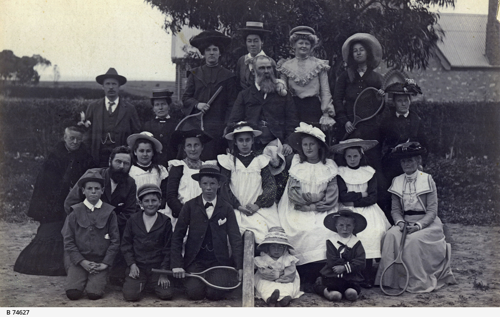 Redman family at Minlaton • Photograph • State Library of South Australia