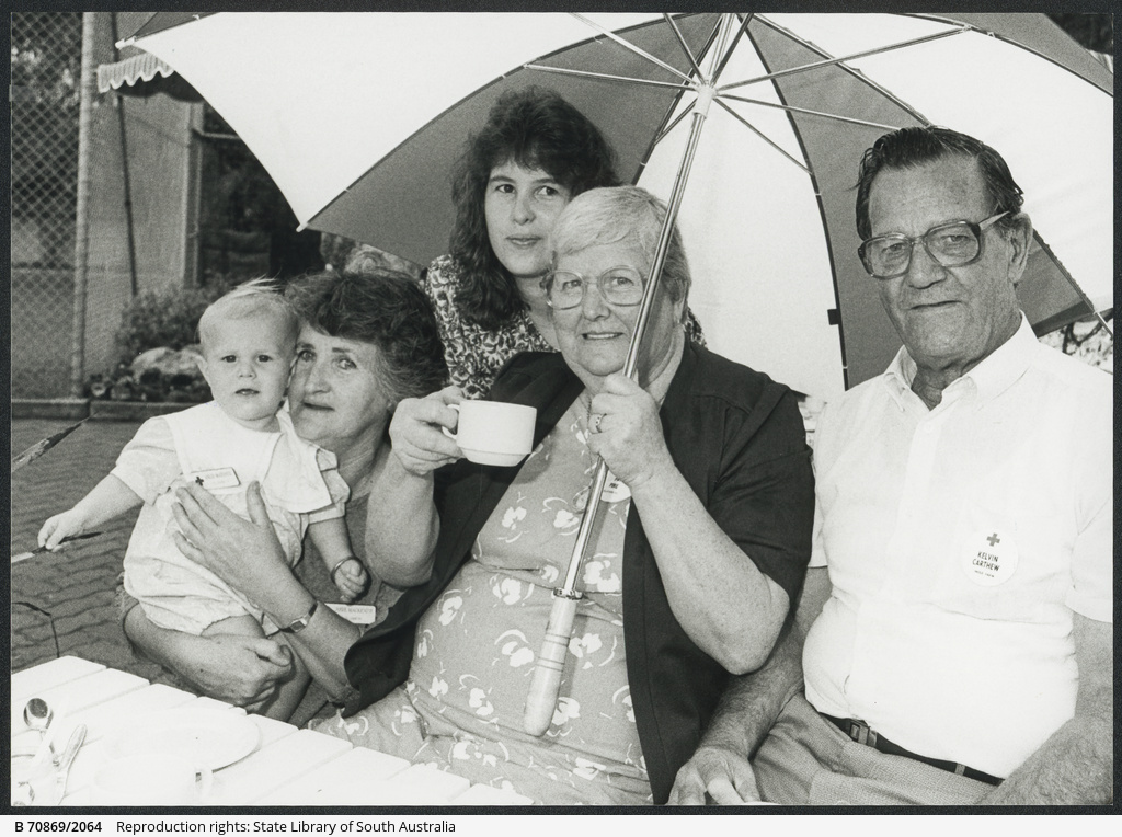 Left to right - Ashlee, Josie, Ali Mackenzie, Pat Pike and Kelvin ...