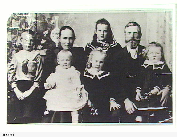 Gibson Family • Photograph • State Library of South Australia
