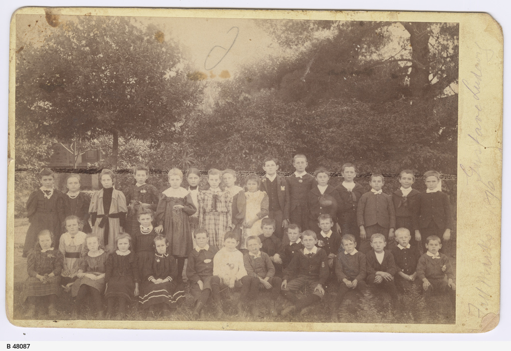 Schoolchildren, Lyndoch • Photograph • State Library of South Australia
