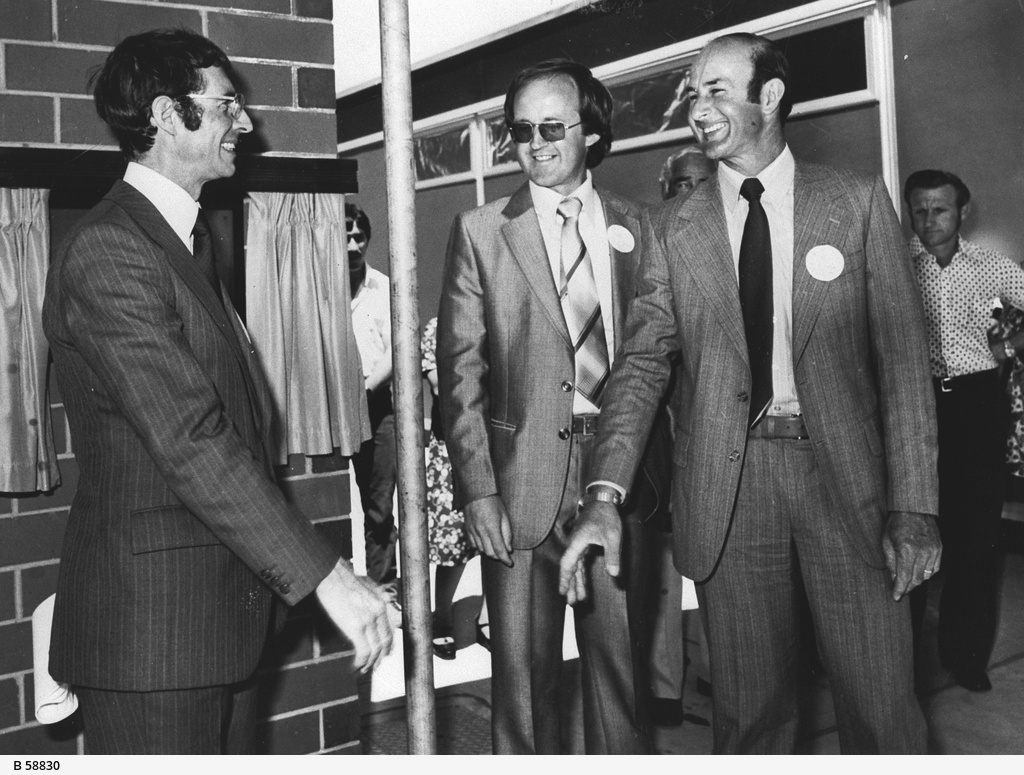 Unveiling a plaque at the opening of Two Wells Primary School ...