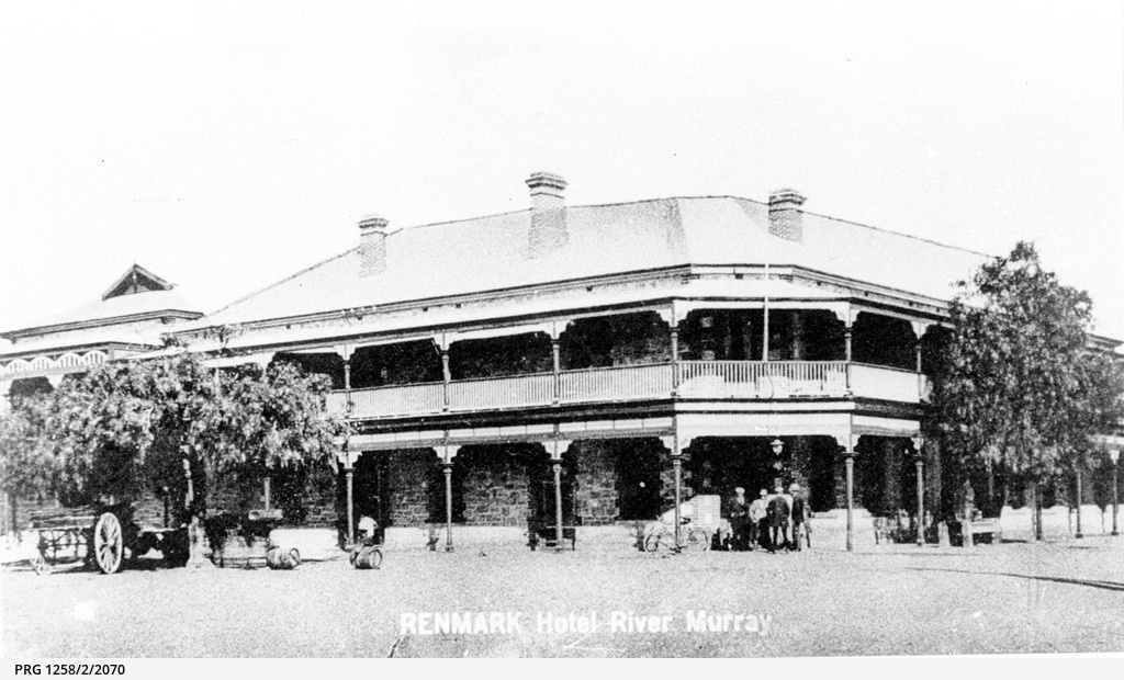 Renmark Hotel, River Murray • Photograph • State Library of South Australia