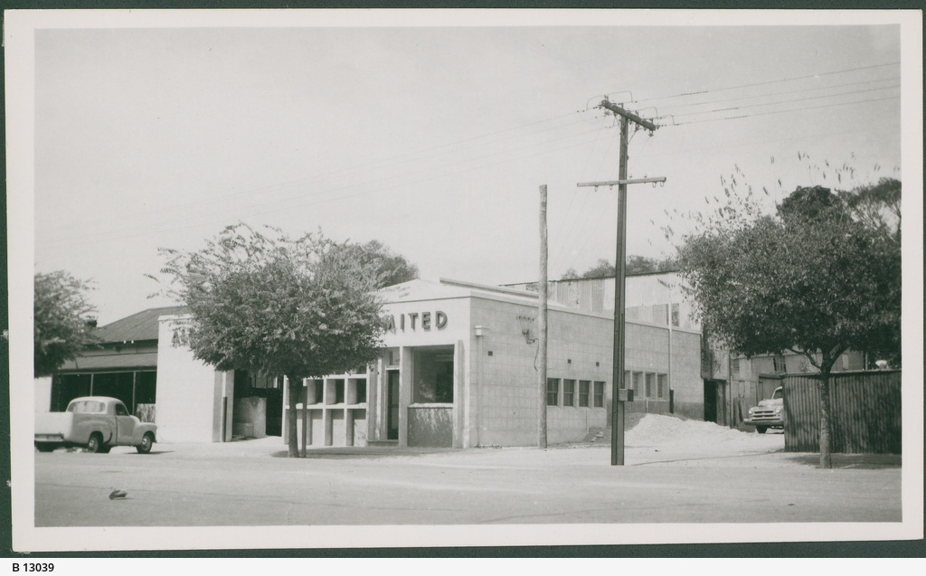 Flinders Street • Photograph • State Library of South Australia