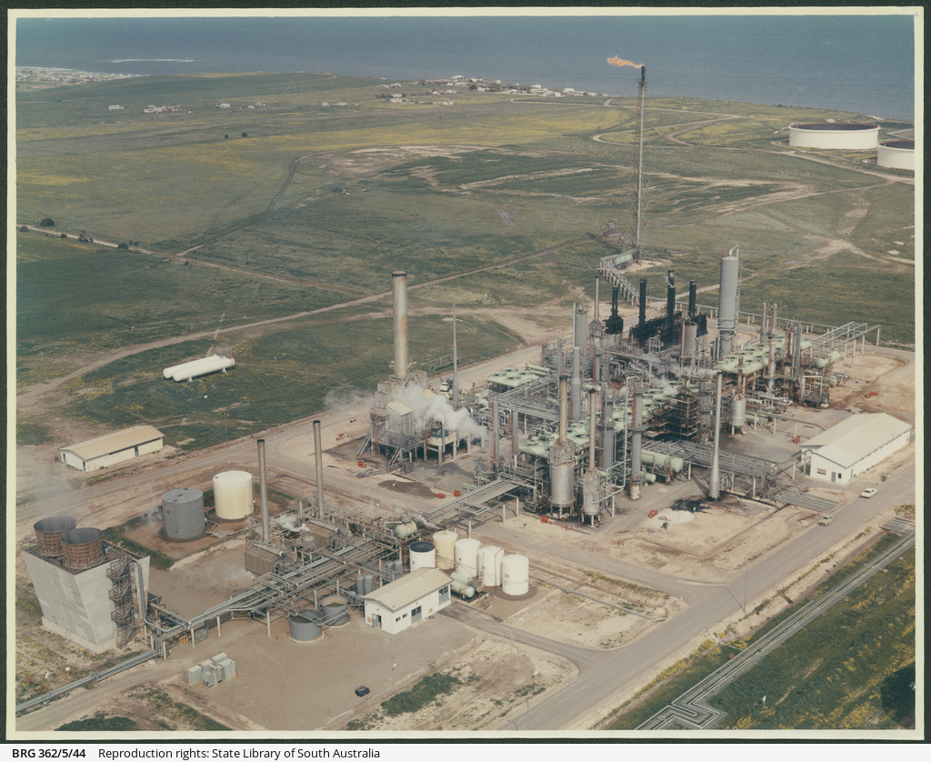 Photographs of Port Stanvac oil refinery, plant and staff • Manuscript ...