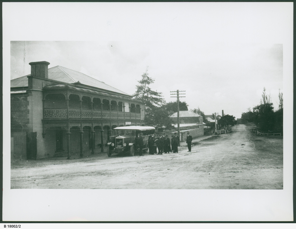 Mount Torrens Hotel • Photograph • State Library of South Australia