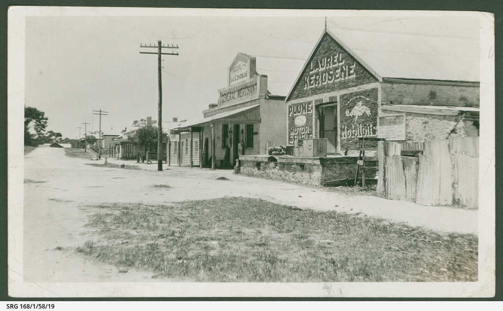 Main street of Lucindale • Photograph • State Library of South Australia