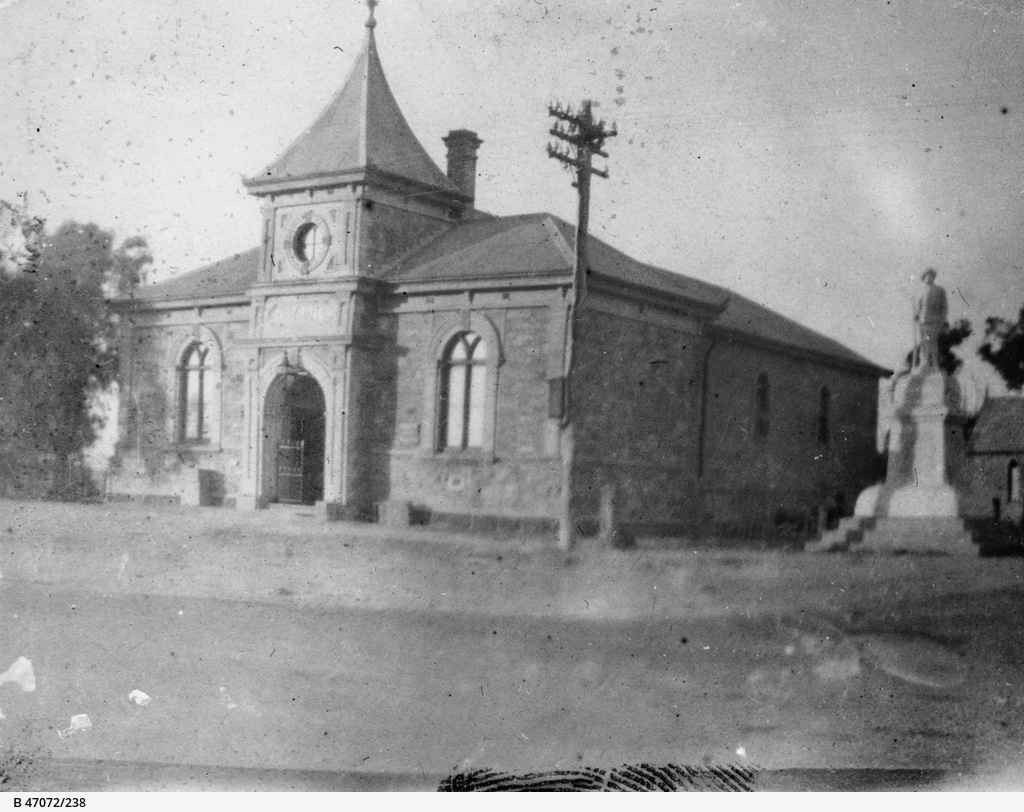 The Yacka Institute and Soldiers' Memorial • Photograph • State Library ...