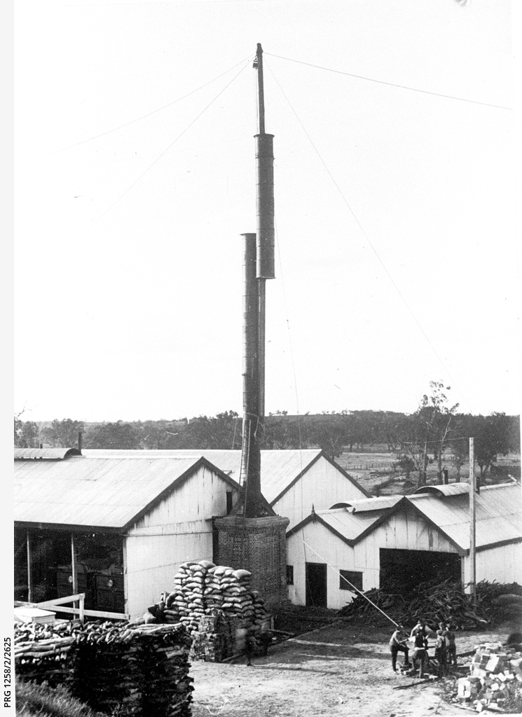 Erecting the pump stack at Waikerie • Photograph • State Library of ...
